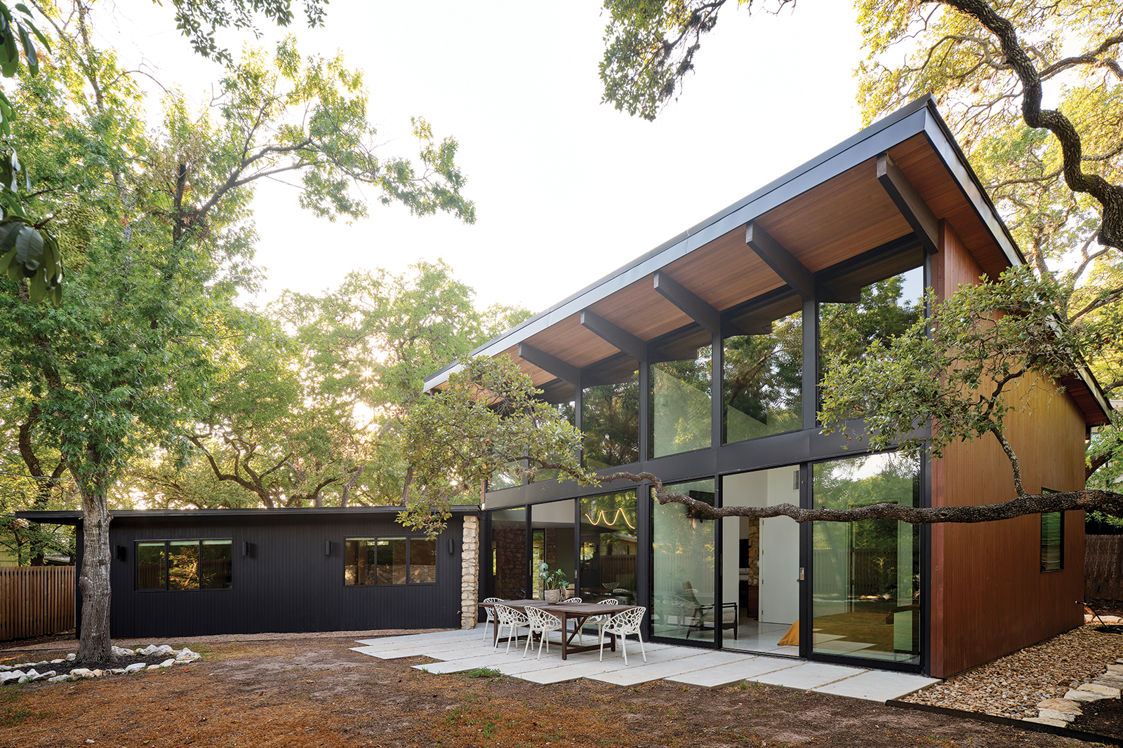 An All-Female Team Transformed this Midcentury Modern Masterpiece ...